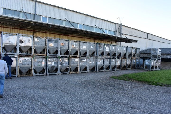 Galvanized container